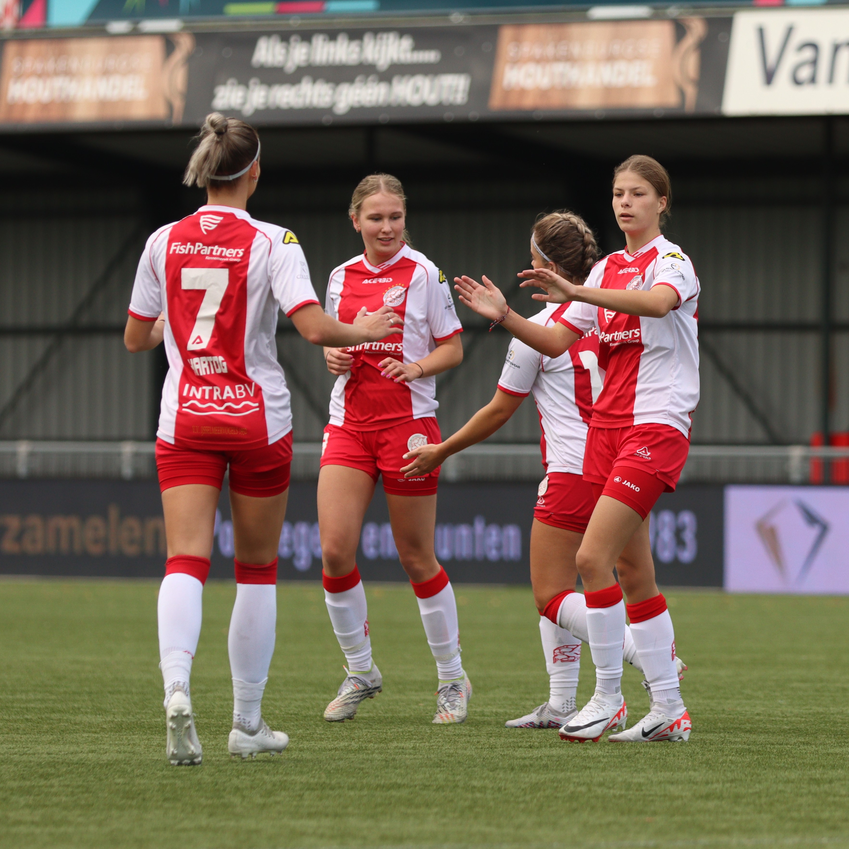 VR1 vecht zich terug en bekert door na strafschoppen